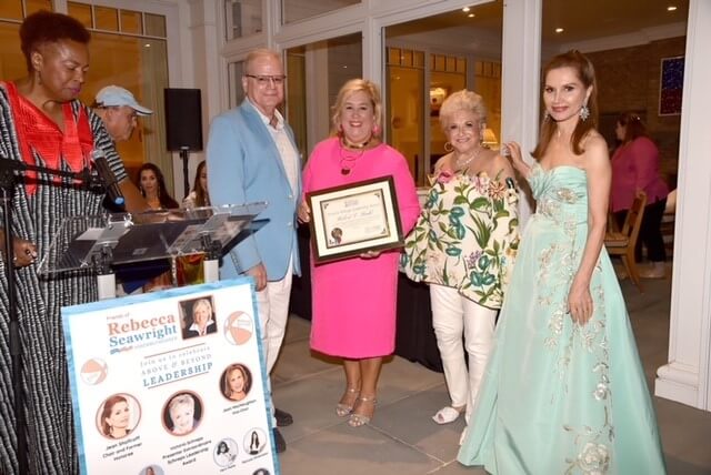 Robert Budd Awarded the "2023 Above and Beyond Leadership Award" - FREE